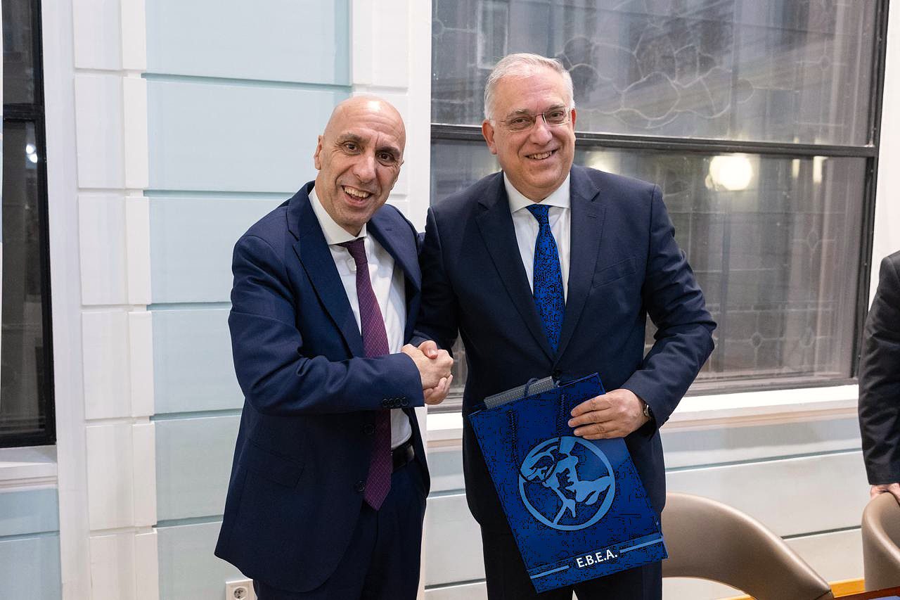 Θεοδωρικάκος με Μπρατάκο (ΕΒΕΑ): «Ενισχύουμε τον θεσμό των ...