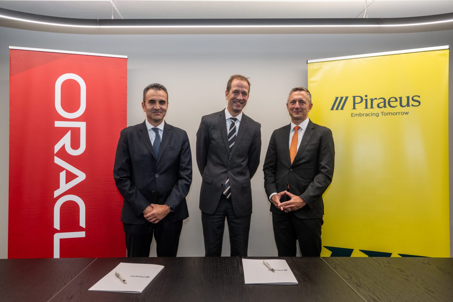 Τράπεζα Πειραιώς: Επέκταση συνεργασίας με την Oracle για ΑΙ, Cloud και ...