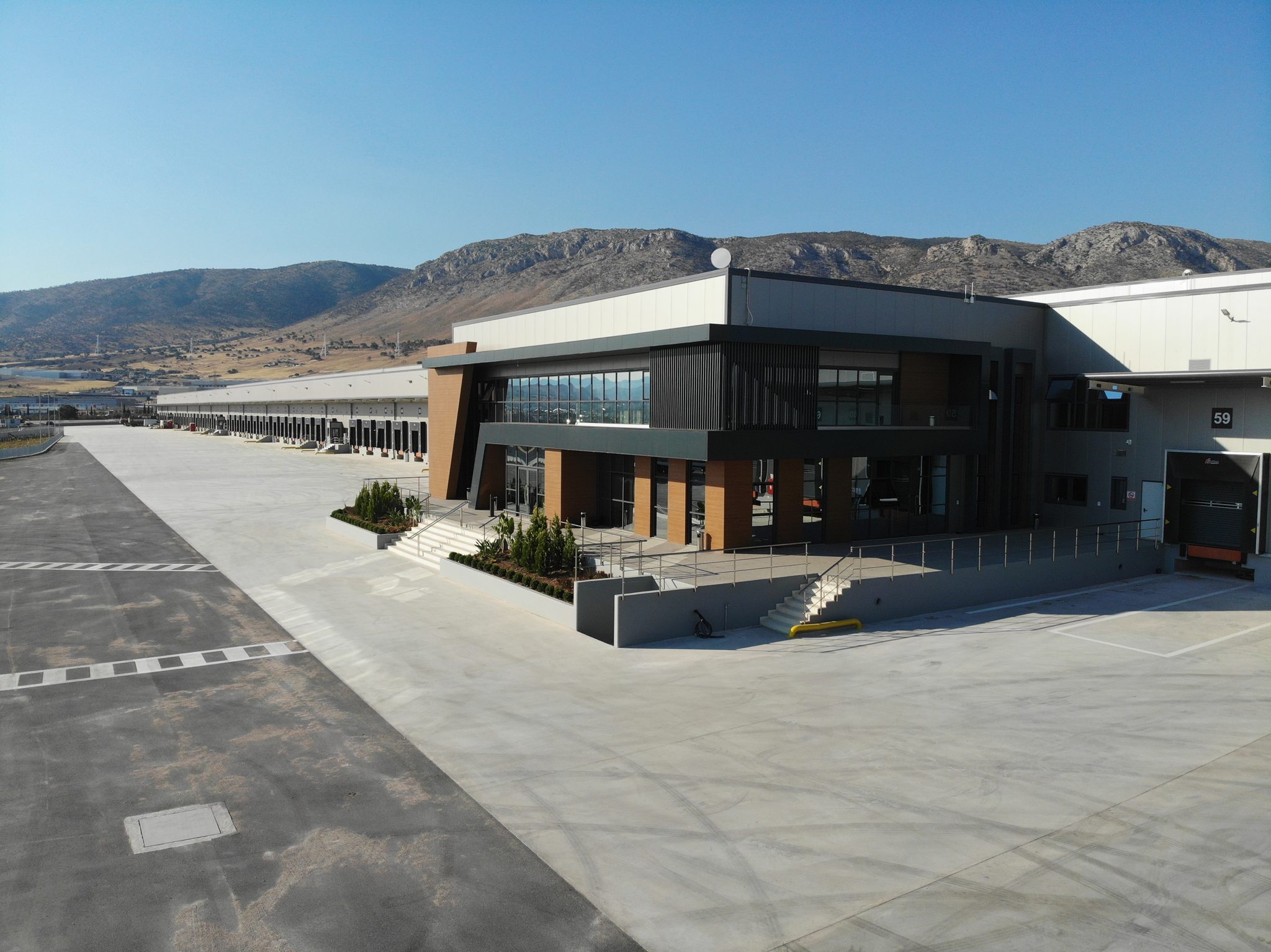 Trastor: Το logistics center στον Ασπρόπυργο έλαβε την πιστοποίηση LEED ...